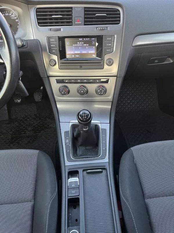 Zils Volkswagen Golf 2013 Tauragė, ar dzinēja tilpumu 1.20 L un nobraukumu 300 tūkst. km par 3600 €, foto 10 vietnē AUTOMOTO.COM.LV