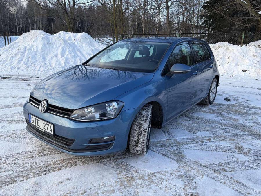 Zils Volkswagen Golf 2013 Viļņa, ar dzinēja tilpumu 1.40 L un nobraukumu 127 tūkst. km par 7000 €, foto 1 vietnē AUTOMOTO.COM.LV