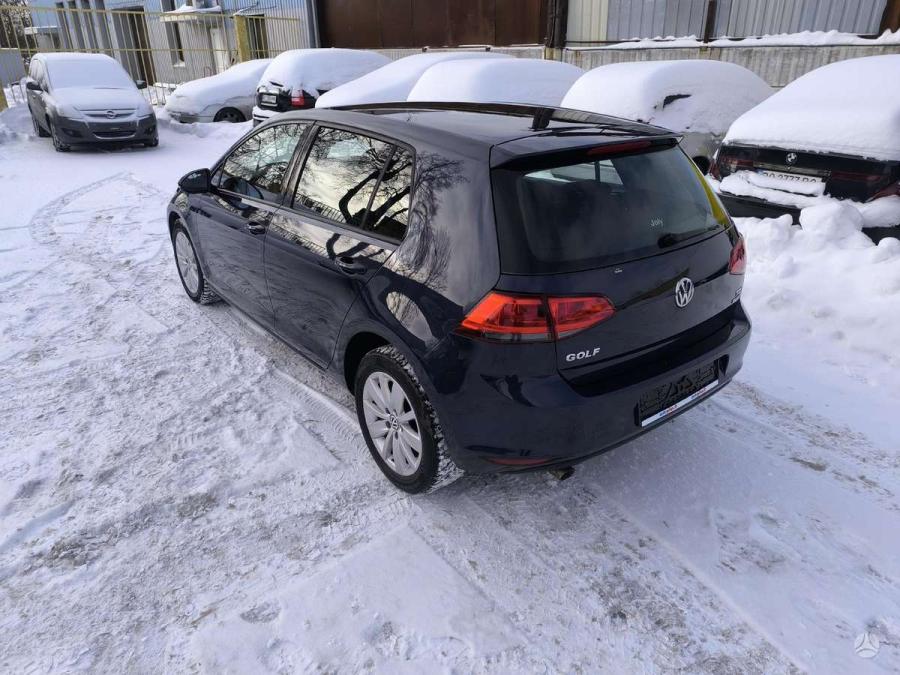 Blue Volkswagen Golf 2013 in Siauliai, with an engine capacity of 1.60 L and mileage of 221 thousand km for 5950 €, photo 7 on AUTOMOTO.COM.LV