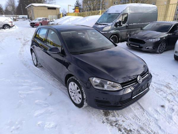 Blue Volkswagen Golf 2013 in Siauliai, with an engine capacity of 1.60 L and mileage of 221 thousand km for 5950 €, photo 3 on AUTOMOTO.COM.LV