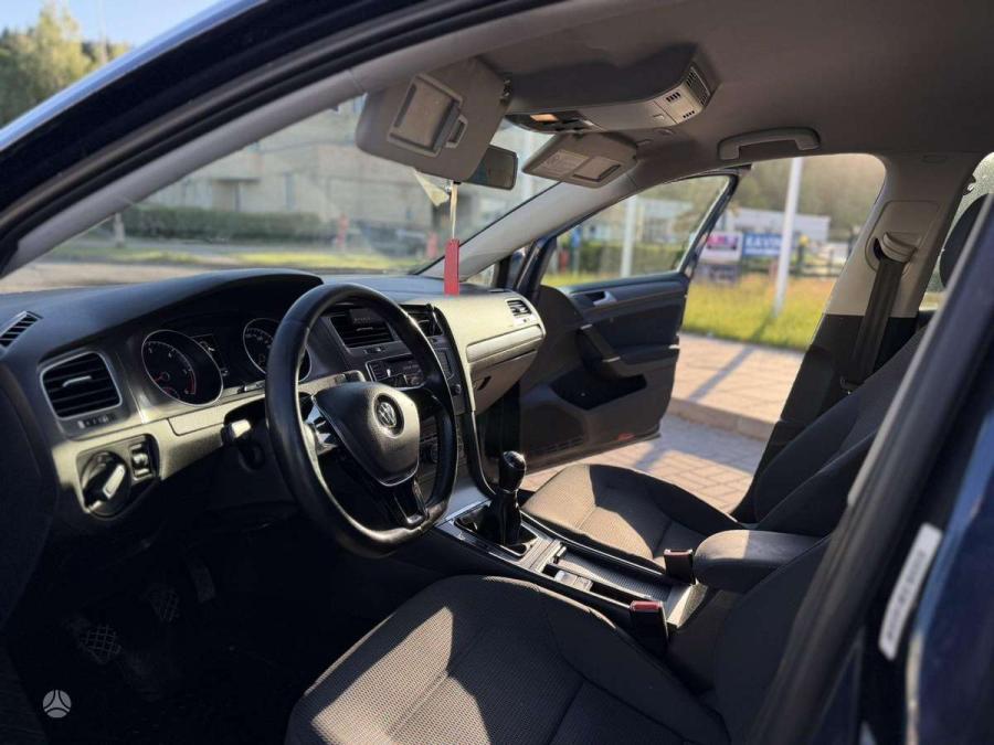 Blue Volkswagen Golf 2013 in Vilnius, with an engine capacity of 1.60 L and mileage of 260 thousand km for 5300 €, photo 11 on AUTOMOTO.COM.LV