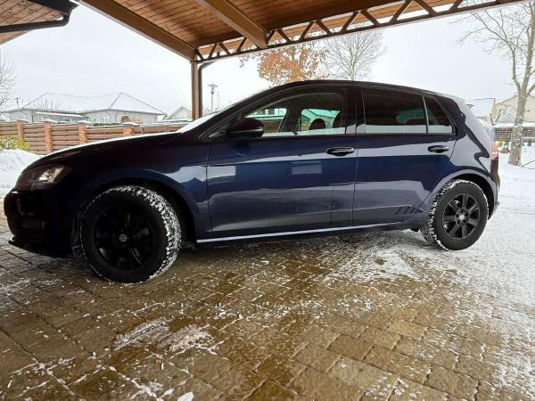 Blue Volkswagen Golf 2014 in Kaunas, with an engine capacity of 1.60 L and mileage of 240 thousand km for 9250 €, photo 4 on AUTOMOTO.COM.LV