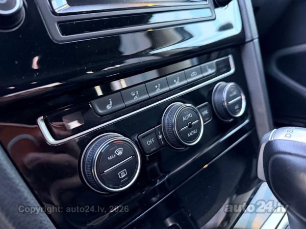 Zils Volkswagen Golf 2014 Tallina, ar dzinēja tilpumu 1.40 L un nobraukumu 141 tūkst. km par 6900 €, foto 11 vietnē AUTOMOTO.COM.LV