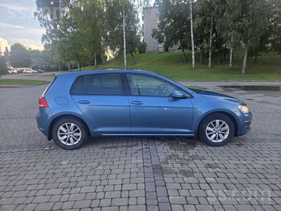 Blue Volkswagen Golf 2014 in Rezekne, with an engine capacity of 1.60 L and mileage of 125 thousand km for 6200 €, photo 5 on AUTOMOTO.COM.LV
