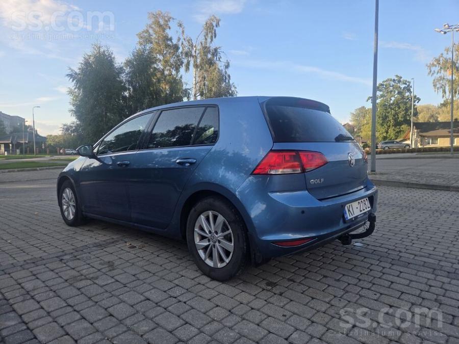 Blue Volkswagen Golf 2014 in Rezekne, with an engine capacity of 1.60 L and mileage of 125 thousand km for 6200 €, photo 8 on AUTOMOTO.COM.LV