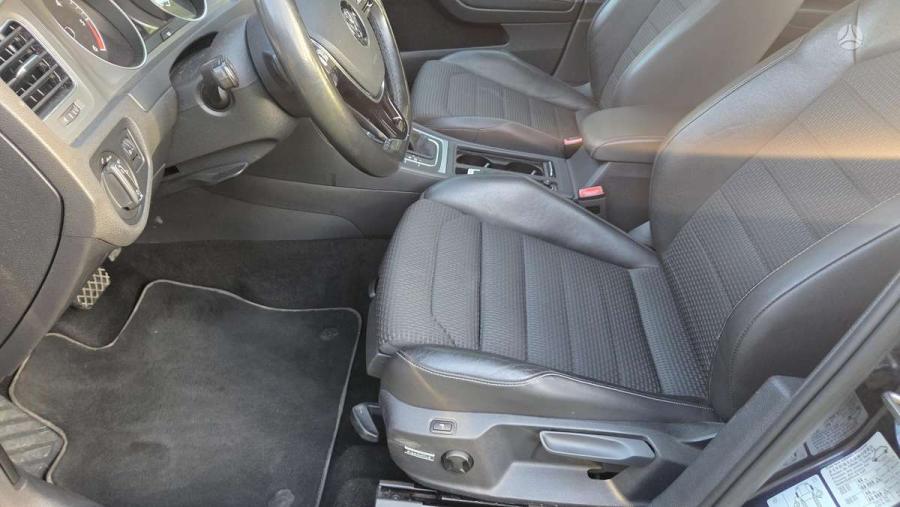 Zils Volkswagen Golf 2014 Telšiai, ar dzinēja tilpumu 1.60 L un nobraukumu 237 tūkst. km par 6700 €, foto 9 vietnē AUTOMOTO.COM.LV