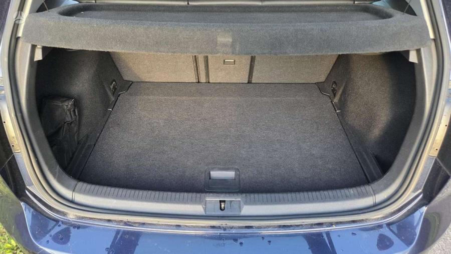 Zils Volkswagen Golf 2014 Telšiai, ar dzinēja tilpumu 1.60 L un nobraukumu 237 tūkst. km par 6700 €, foto 15 vietnē AUTOMOTO.COM.LV