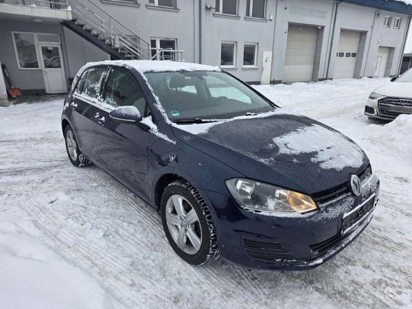 Blue Volkswagen Golf 2015 in Marijampole, with an engine capacity of 1.97 L and mileage of 234 thousand km for 7200 €, photo 4 on AUTOMOTO.COM.LV