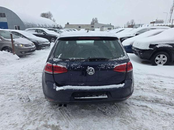 Blue Volkswagen Golf 2015 in Marijampole, with an engine capacity of 1.97 L and mileage of 234 thousand km for 7200 €, photo 7 on AUTOMOTO.COM.LV