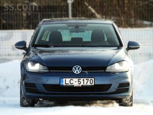 Blue Volkswagen Golf 2015 in Riga, with an engine capacity of 1.60 L and mileage of 370 thousand km for 6490 €, photo 3 on AUTOMOTO.COM.LV
