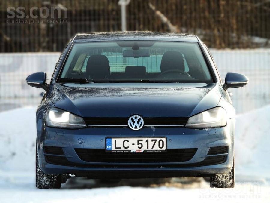 Blue Volkswagen Golf 2015 in Riga, with an engine capacity of 1.60 L and mileage of 370 thousand km for 6490 €, photo 3 on AUTOMOTO.COM.LV