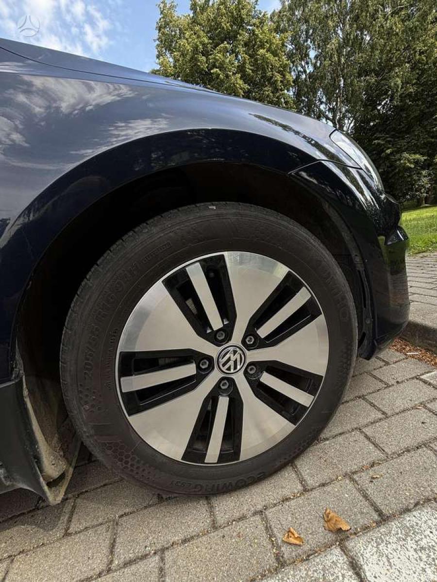Zils Volkswagen Golf 2015 Tauragė, ar dzinēja tilpumu 0.00 L un nobraukumu 90 tūkst. km par 7260 €, foto 19 vietnē AUTOMOTO.COM.LV