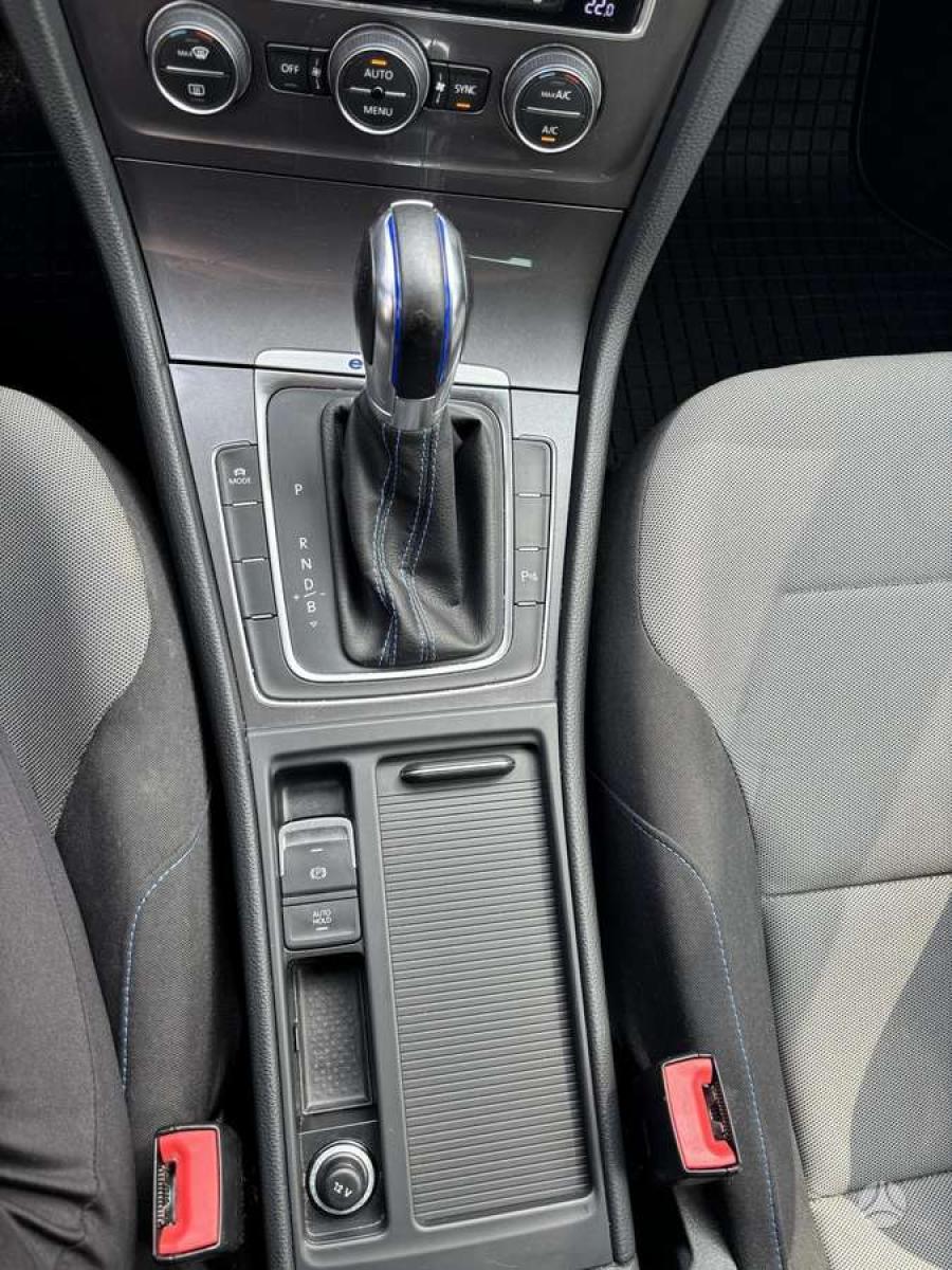 Zils Volkswagen Golf 2015 Tauragė, ar dzinēja tilpumu 0.00 L un nobraukumu 90 tūkst. km par 7260 €, foto 26 vietnē AUTOMOTO.COM.LV