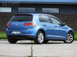 Blue Volkswagen Golf 2015 in Riga, with an engine capacity of 1.60 L and mileage of 370 thousand km for 6490 €, photo 8 on AUTOMOTO.COM.LV