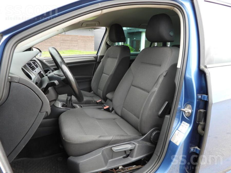Blue Volkswagen Golf 2015 in Riga, with an engine capacity of 1.60 L and mileage of 370 thousand km for 6490 €, photo 10 on AUTOMOTO.COM.LV