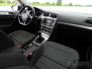 Blue Volkswagen Golf 2015 in Riga, with an engine capacity of 1.60 L and mileage of 370 thousand km for 6490 €, photo 14 on AUTOMOTO.COM.LV