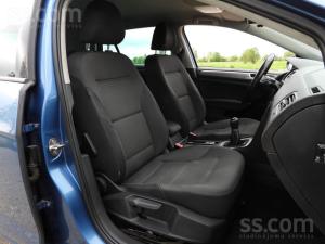 Blue Volkswagen Golf 2015 in Riga, with an engine capacity of 1.60 L and mileage of 370 thousand km for 6490 €, photo 15 on AUTOMOTO.COM.LV