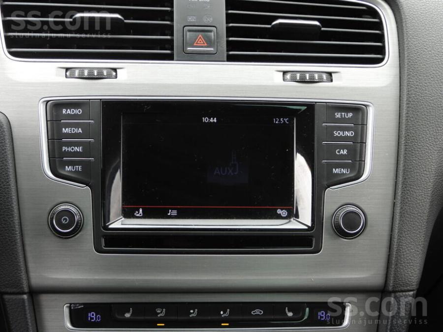 Blue Volkswagen Golf 2015 in Riga, with an engine capacity of 1.60 L and mileage of 370 thousand km for 6490 €, photo 20 on AUTOMOTO.COM.LV