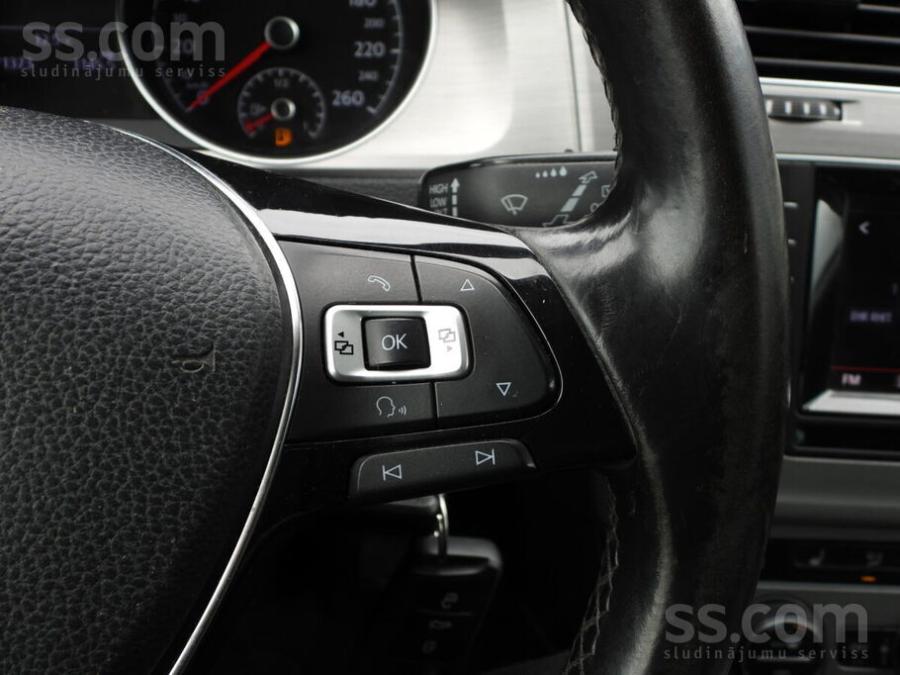 Blue Volkswagen Golf 2015 in Riga, with an engine capacity of 1.60 L and mileage of 370 thousand km for 6490 €, photo 23 on AUTOMOTO.COM.LV