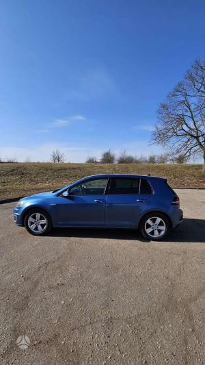 Blue Volkswagen Golf 2015 in Kaunas, with an engine capacity of 0.00 L and mileage of 203 thousand km for 6500 €, photo 3 on AUTOMOTO.COM.LV