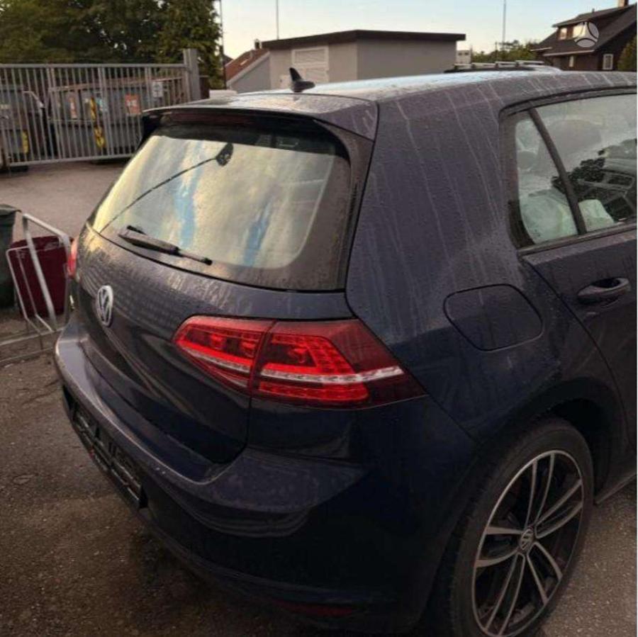 Zils Volkswagen Golf 2015 Viļņa, ar dzinēja tilpumu 1.40 L un nobraukumu 170 tūkst. km par 8750 €, foto 6 vietnē AUTOMOTO.COM.LV