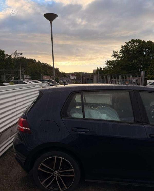 Zils Volkswagen Golf 2015 Viļņa, ar dzinēja tilpumu 1.40 L un nobraukumu 170 tūkst. km par 8750 €, foto 6 vietnē AUTOMOTO.COM.LV