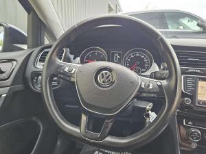 Blue Volkswagen Golf 2015 in Siauliai, with an engine capacity of 1.60 L and mileage of 150 thousand km for 7950 €, photo 20 on AUTOMOTO.COM.LV
