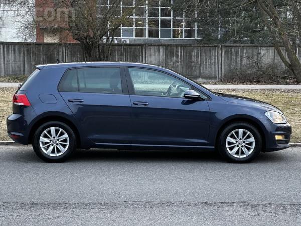 Blue Volkswagen Golf 2016 in Riga, with an engine capacity of 1.60 L and mileage of 95 thousand km for 9700 €, photo 5 on AUTOMOTO.COM.LV