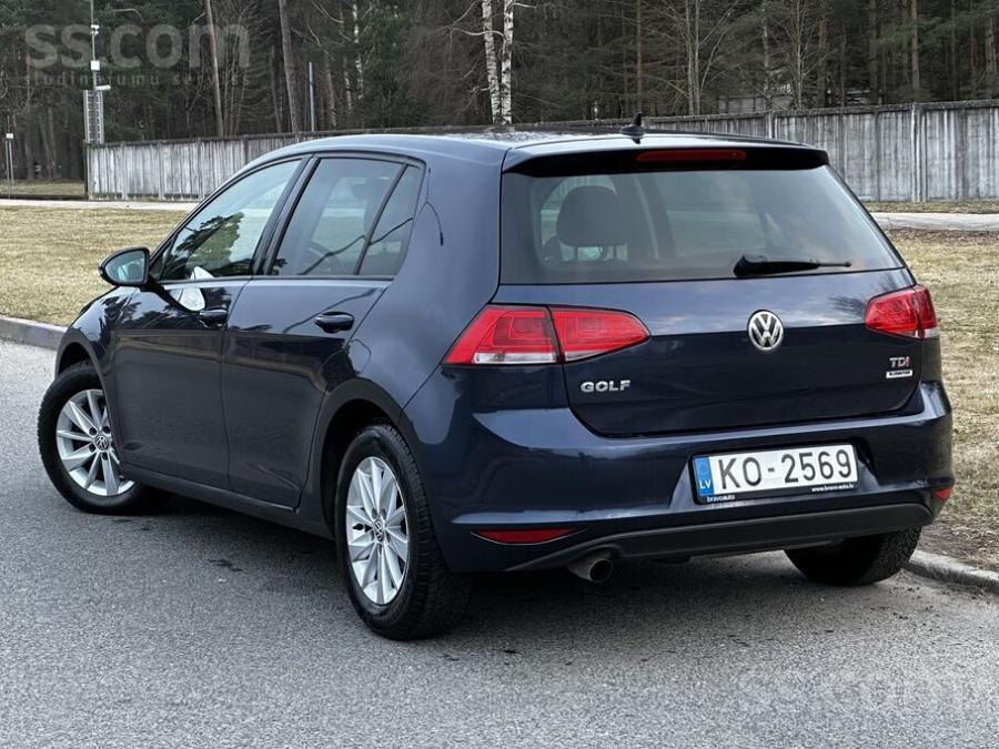 Blue Volkswagen Golf 2016 in Riga, with an engine capacity of 1.60 L and mileage of 95 thousand km for 9700 €, photo 6 on AUTOMOTO.COM.LV