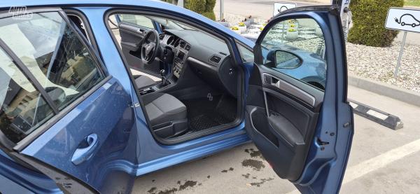 Blue Volkswagen Golf 2016 in Kaunas, with an engine capacity of 1.60 L and mileage of 222 thousand km for 5600 €, photo 9 on AUTOMOTO.COM.LV