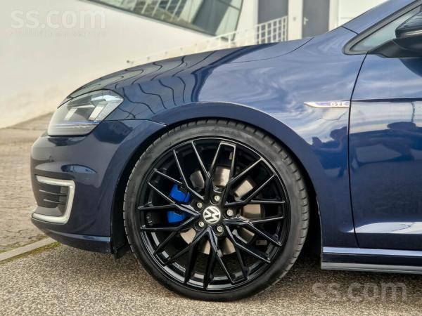 Blue Volkswagen Golf 2016 in Riga, with an engine capacity of 1.40 L and mileage of 219 thousand km for 11555 €, photo 10 on AUTOMOTO.COM.LV