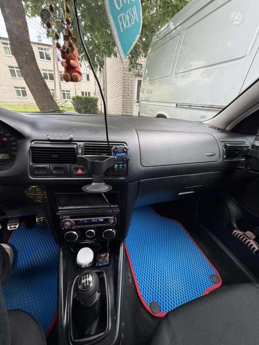 Zils Volkswagen Golf 2016 Viļņa, ar dzinēja tilpumu 1.90 L un nobraukumu 323 tūkst. km par 2500 €, foto 9 vietnē AUTOMOTO.COM.LV