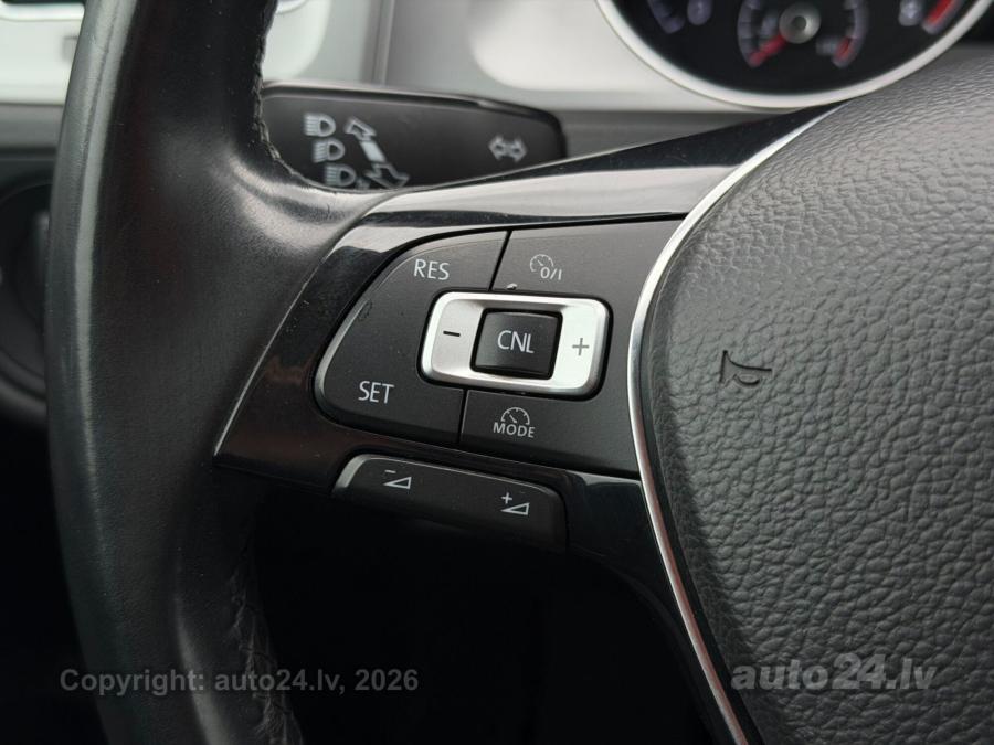 Zils Volkswagen Golf 2016 Pērnava, ar dzinēja tilpumu 1.40 L un nobraukumu 202 tūkst. km par 8750 €, foto 13 vietnē AUTOMOTO.COM.LV