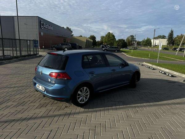 Volkswagen Golf 2016 Kauņa vietnē Zils Volkswagen Golf 2016 Kauņa, ar dzinēja tilpumu 1.40 L un nobraukumu 203 tūkst. km par 8150 €, foto 4 vietnē AUTOMOTO.COM.LV