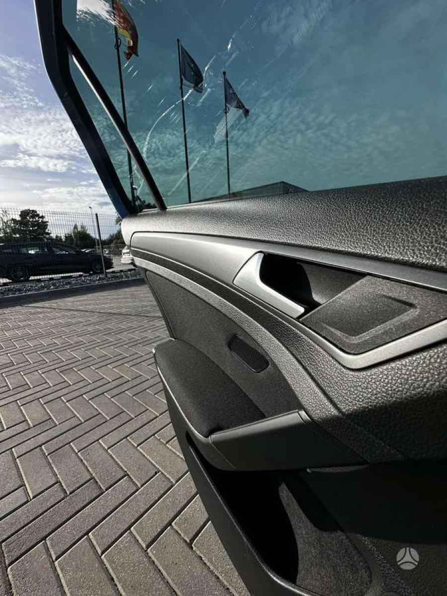 Blue Volkswagen Golf 2016 in Kaunas, with an engine capacity of 1.40 L and mileage of 203 thousand km for 8150 €, photo 9 on AUTOMOTO.COM.LV