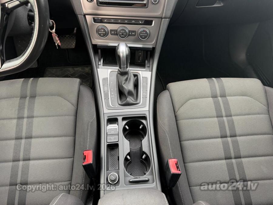 Blue Volkswagen Golf 2016 in Tallinn, with an engine capacity of 1.40 L and mileage of 179 thousand km for 8500 €, photo 11 on AUTOMOTO.COM.LV