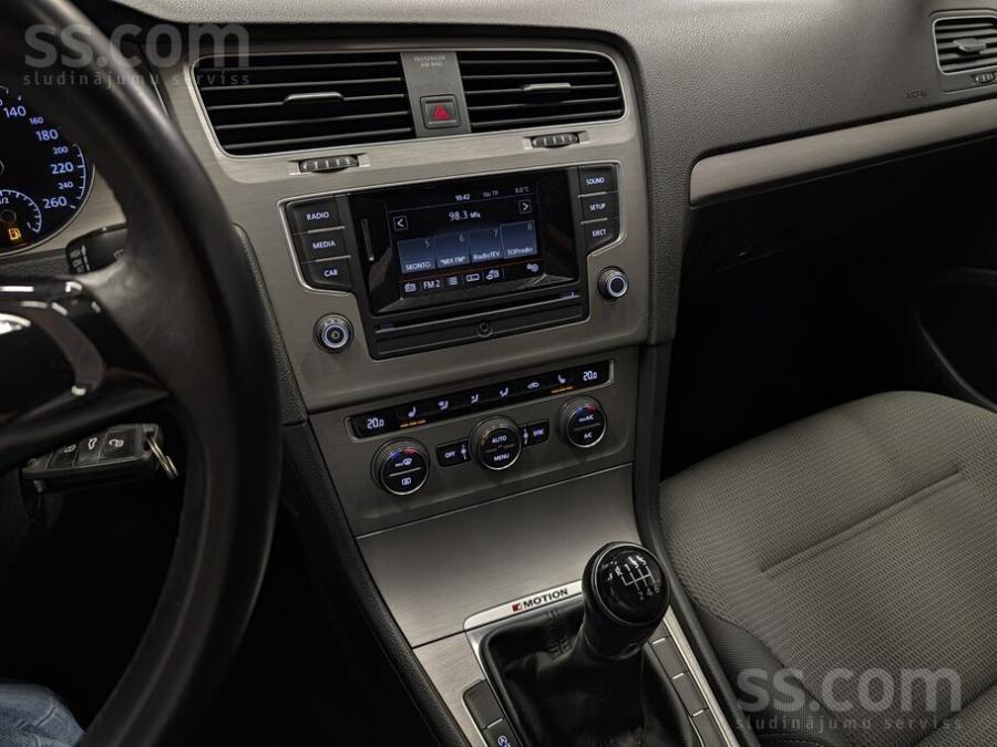 Zils Volkswagen Golf 2016 Jūrmala, ar dzinēja tilpumu 2.00 L un nobraukumu 204 tūkst. km par 8950 €, foto 31 vietnē AUTOMOTO.COM.LV