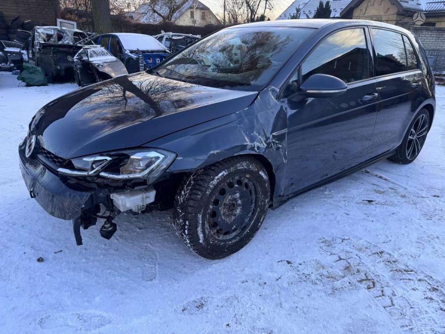 Blue Volkswagen Golf 2017 in Kaunas, with an engine capacity of 1.97 L and mileage of 110 thousand km for 6950 €, photo 2 on AUTOMOTO.COM.LV