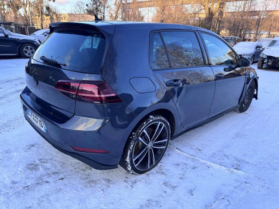Blue Volkswagen Golf 2017 in Kaunas, with an engine capacity of 1.97 L and mileage of 110 thousand km for 6950 €, photo 5 on AUTOMOTO.COM.LV
