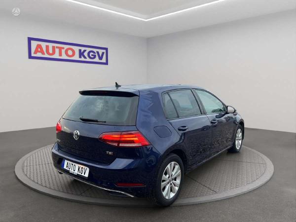 Blue Volkswagen Golf 2017 in Kaunas, with an engine capacity of 1.40 L and mileage of 184 thousand km for 12999 €, photo 5 on AUTOMOTO.COM.LV