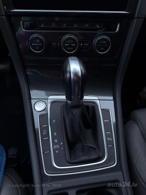 Blue Volkswagen Golf 2017 in Tallinn, with an engine capacity of 1.50 L and mileage of 154 thousand km for 12900 €, photo 14 on AUTOMOTO.COM.LV