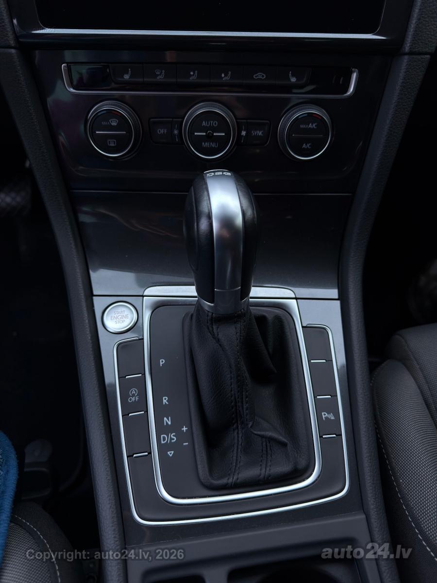 Blue Volkswagen Golf 2017 in Tallinn, with an engine capacity of 1.50 L and mileage of 154 thousand km for 12900 €, photo 14 on AUTOMOTO.COM.LV