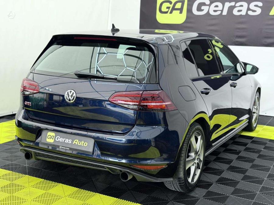 Blue Volkswagen Golf 2017 in Vilnius, with an engine capacity of 1.98 L and mileage of 130 thousand km for 13400 €, photo 7 on AUTOMOTO.COM.LV