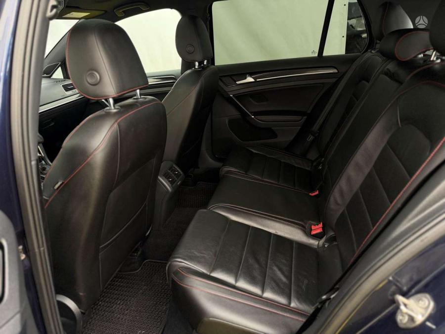 Blue Volkswagen Golf 2017 in Vilnius, with an engine capacity of 1.98 L and mileage of 130 thousand km for 13400 €, photo 10 on AUTOMOTO.COM.LV