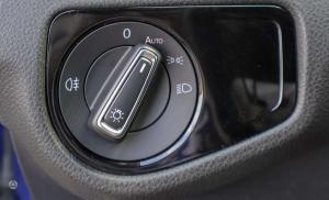 Zils Volkswagen Golf 2017 Kauņa, ar dzinēja tilpumu 1.98 L un nobraukumu 153 tūkst. km par 23999 €, foto 30 vietnē AUTOMOTO.COM.LV