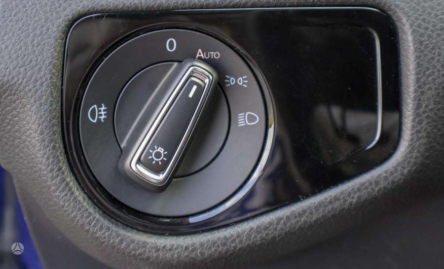 Zils Volkswagen Golf 2017 Kauņa, ar dzinēja tilpumu 1.98 L un nobraukumu 153 tūkst. km par 23999 €, foto 30 vietnē AUTOMOTO.COM.LV