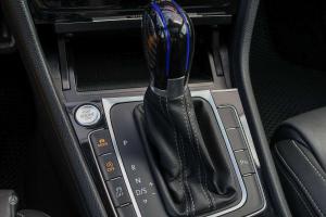 Zils Volkswagen Golf 2017 Kauņa, ar dzinēja tilpumu 1.98 L un nobraukumu 153 tūkst. km par 23999 €, foto 35 vietnē AUTOMOTO.COM.LV