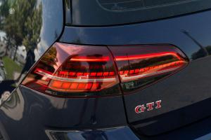 Zils Volkswagen Golf 2017 Viļņa, ar dzinēja tilpumu 1.98 L un nobraukumu 148 tūkst. km par 17900 €, foto 12 vietnē AUTOMOTO.COM.LV