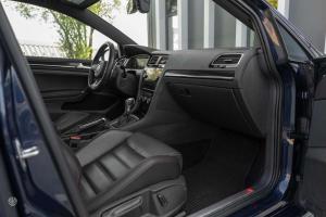 Zils Volkswagen Golf 2017 Viļņa, ar dzinēja tilpumu 1.98 L un nobraukumu 148 tūkst. km par 17900 €, foto 18 vietnē AUTOMOTO.COM.LV