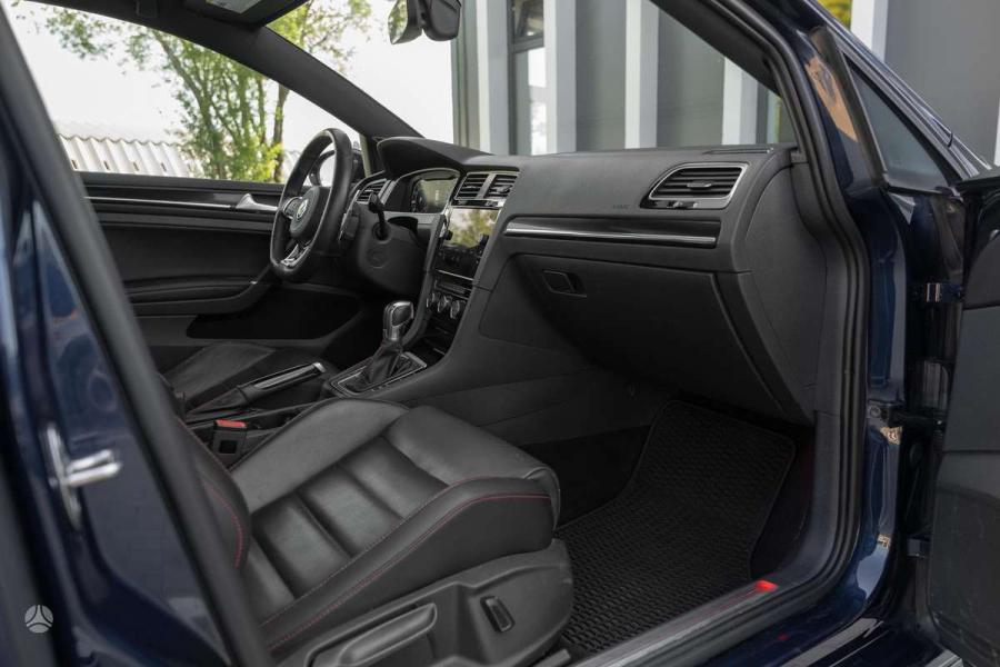 Zils Volkswagen Golf 2017 Viļņa, ar dzinēja tilpumu 1.98 L un nobraukumu 148 tūkst. km par 17900 €, foto 18 vietnē AUTOMOTO.COM.LV